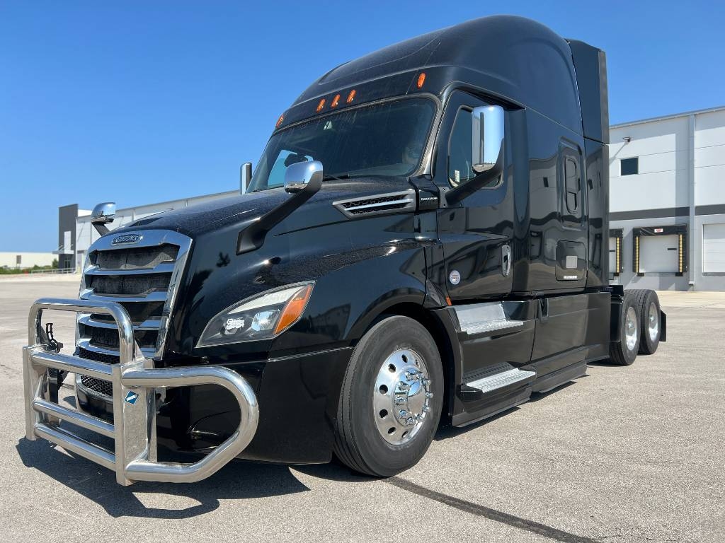 Freightliner Heavy Duty Trucks & Truck Trailers For Sale | Ritchie List