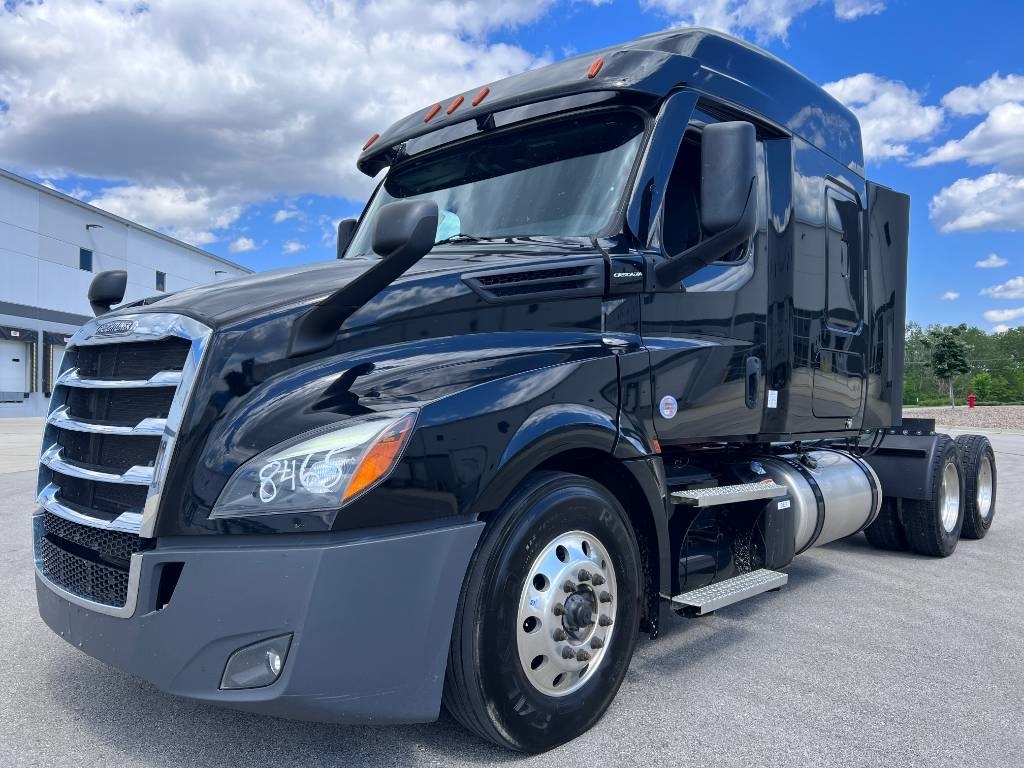 Freightliner Heavy Duty Trucks & Truck Trailers For Sale | Ritchie List