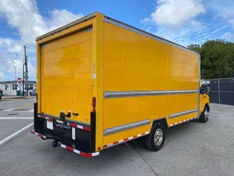 Ford ECONOLINE E350 16 FT**BOX TRUCK*LOADING RAMP*