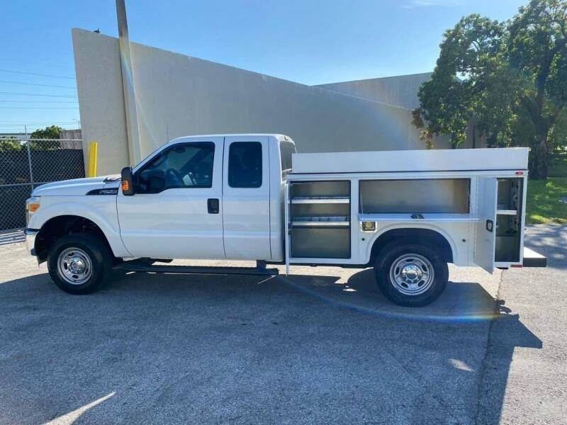 Ford F250 SD SUPERCAB 4X4 *UTILITY TRUCK*