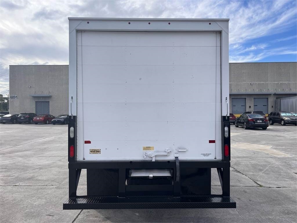Ford F350 SD DRW 10 FT *BOX TRUCK* LOADING RAMP