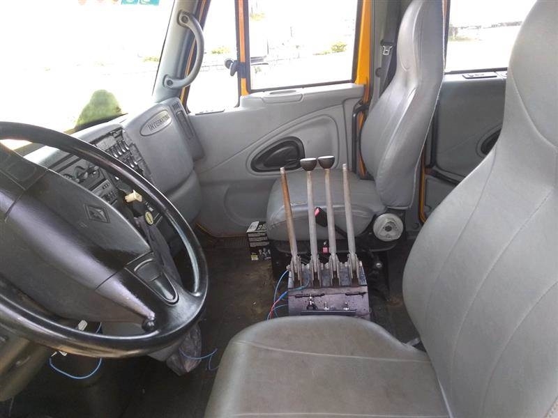 International 7000 SERIES