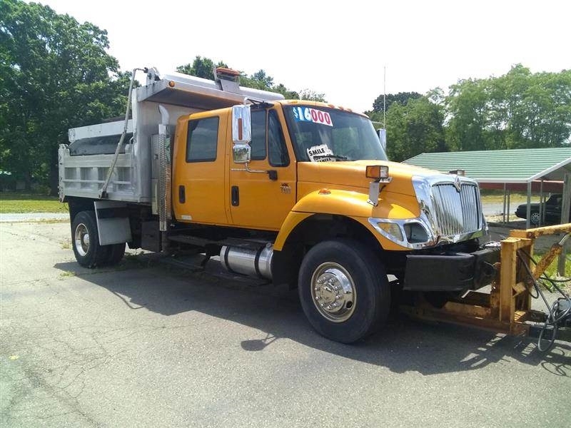 International 7000 SERIES