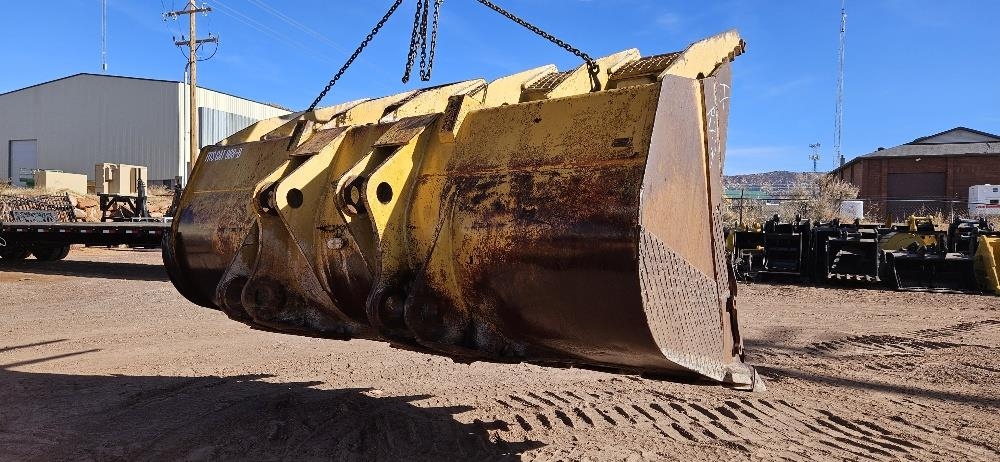 CAT 988-B Loader Bucket