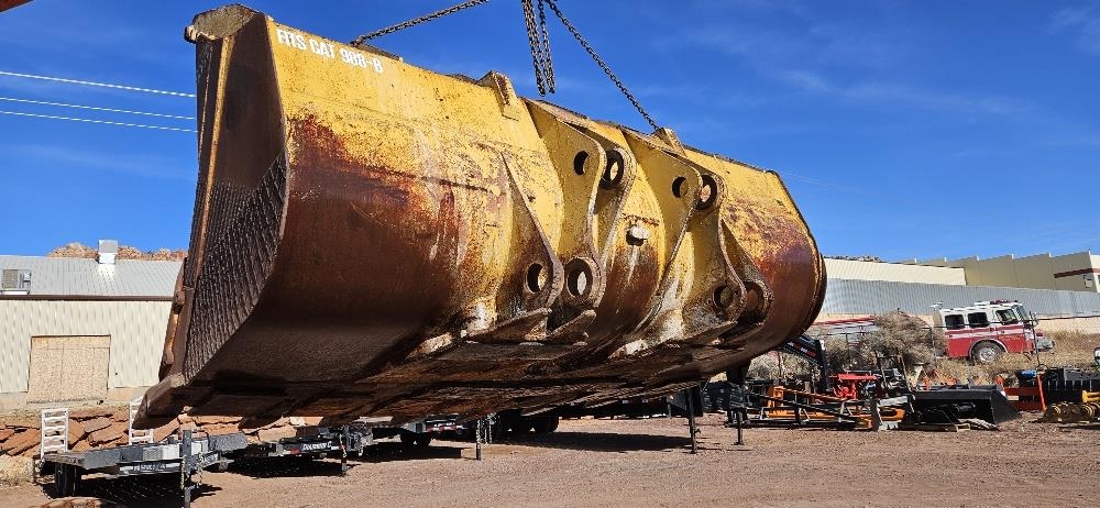 CAT 988-B Loader Bucket