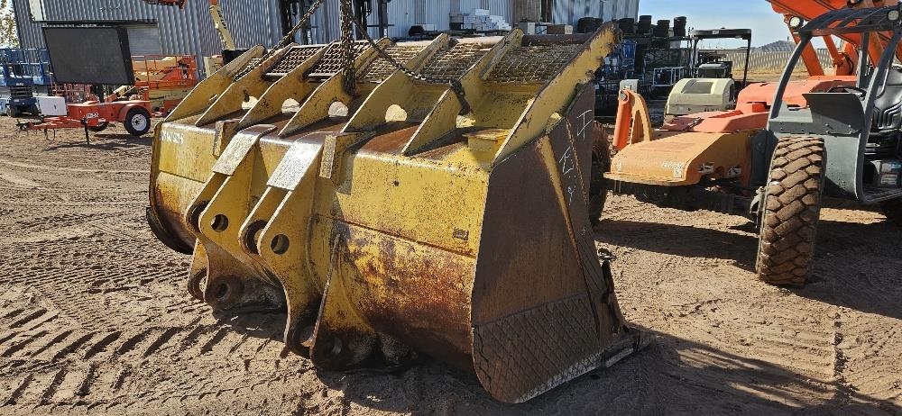 CAT 988-B Loader Bucket