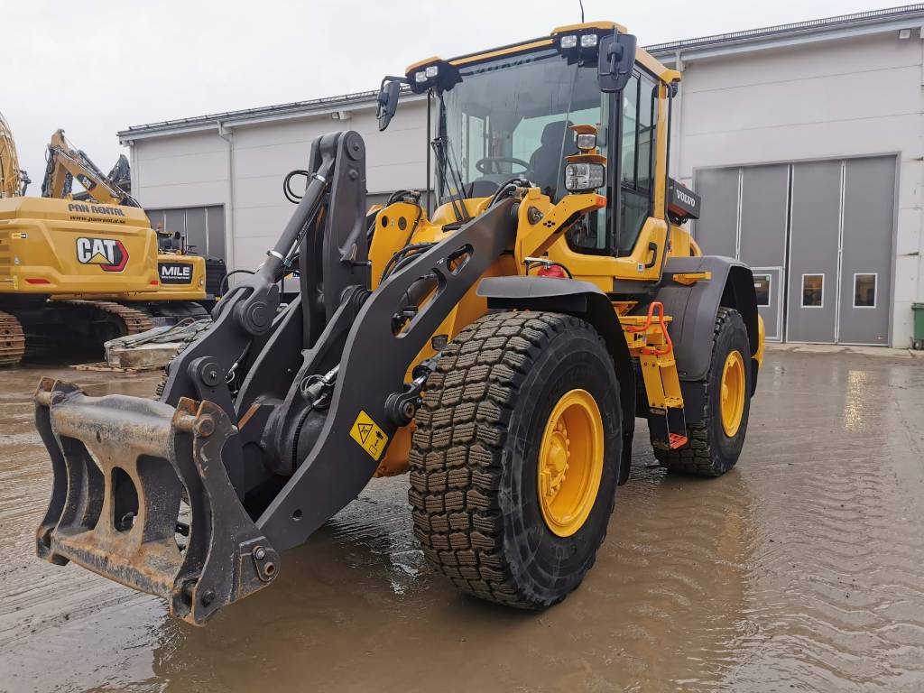 Buy Used Volvo L90H Wheel loader for sale in Stockholm, Sweden · PAN ...