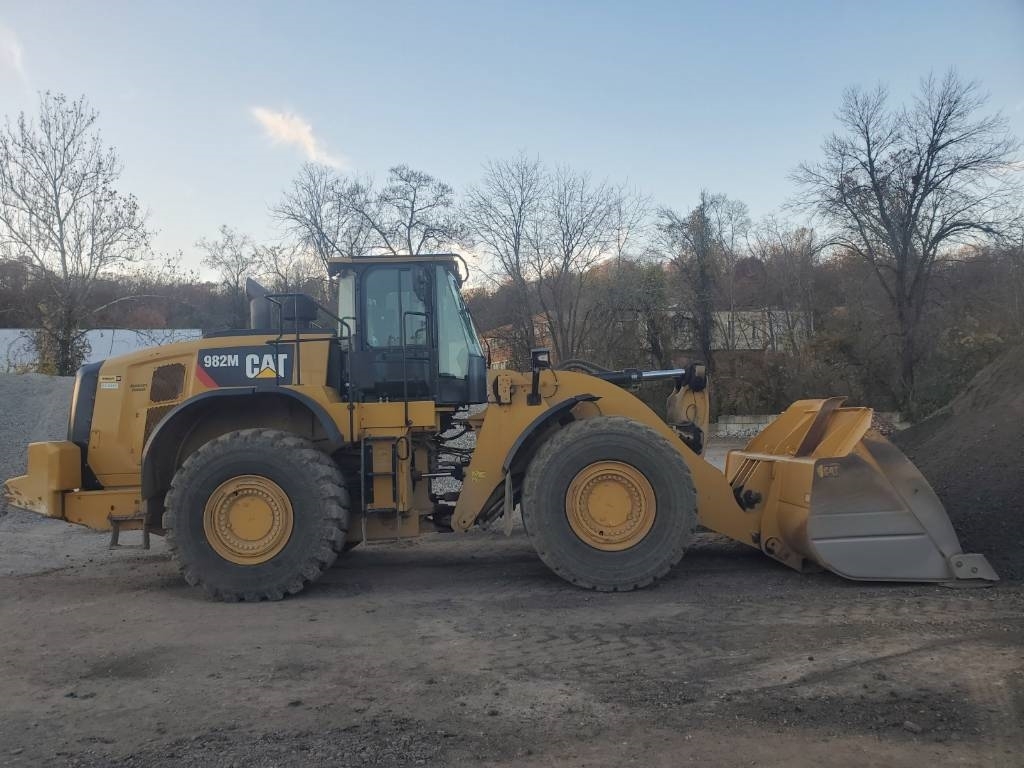 CAT 982 M