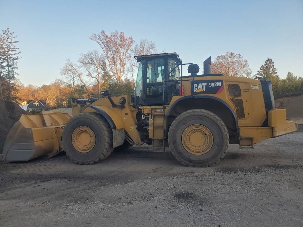 CAT 982 M