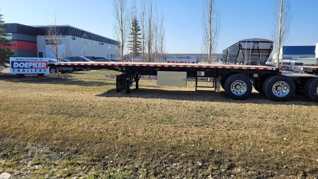 Doepker Super B Flat/Highboy/Flat Deck Trailer