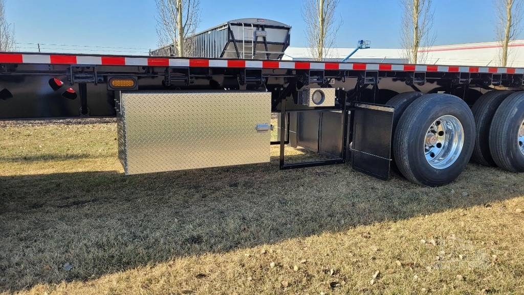 Doepker Super B Flat/Highboy/Flat Deck Trailer