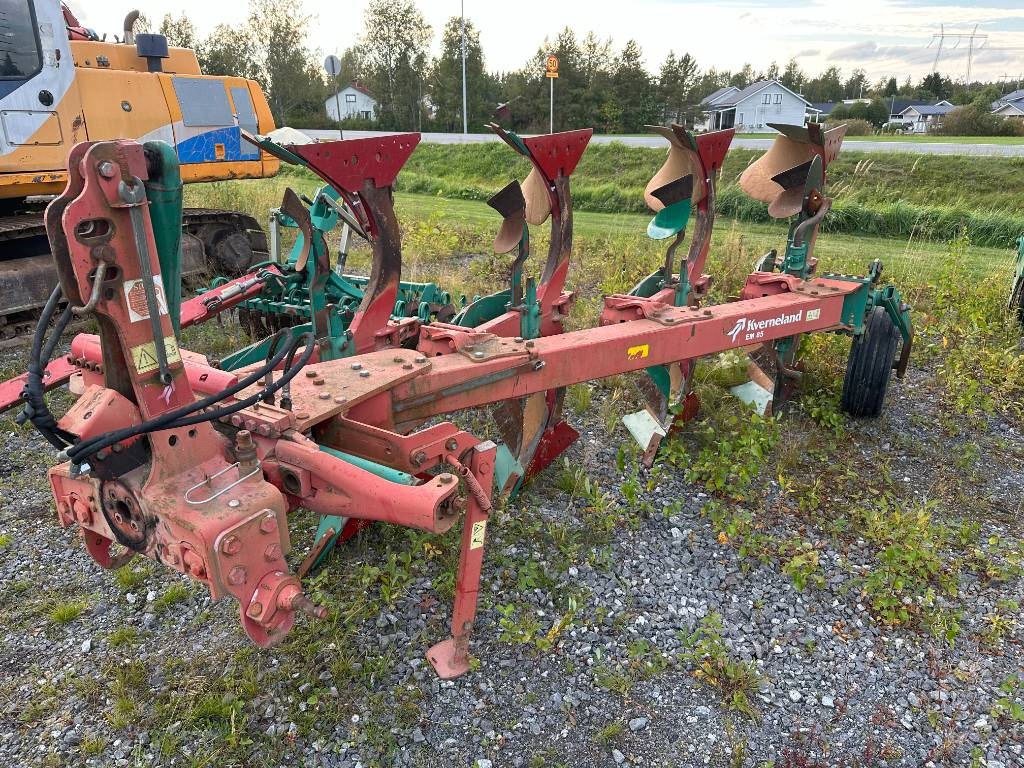 Kverneland EM85 + Packomat C- pakkeri - Paluuaurat - Maatalous - NHK Keskus