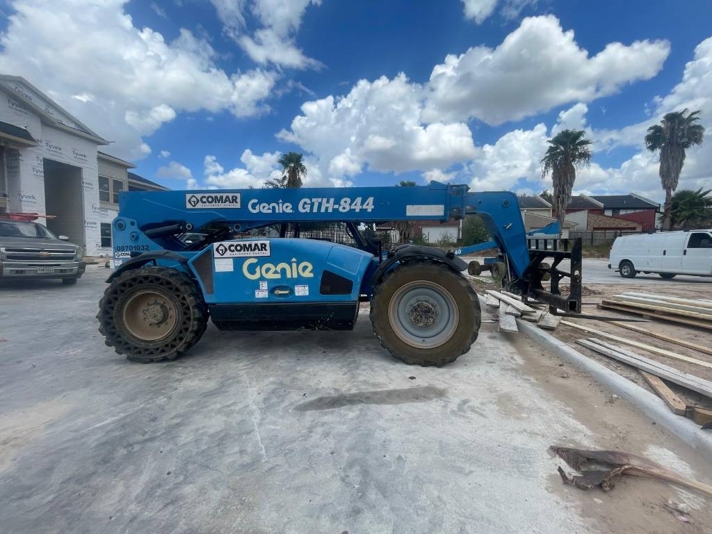 Genie GTH 844
