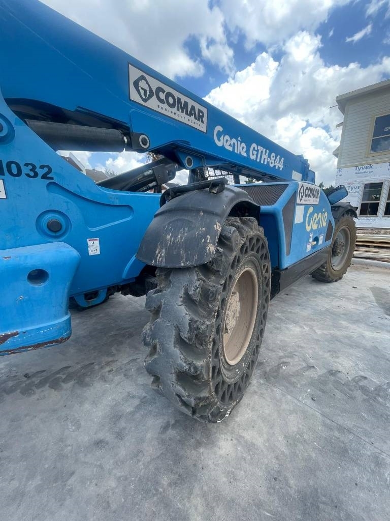 Genie GTH 844