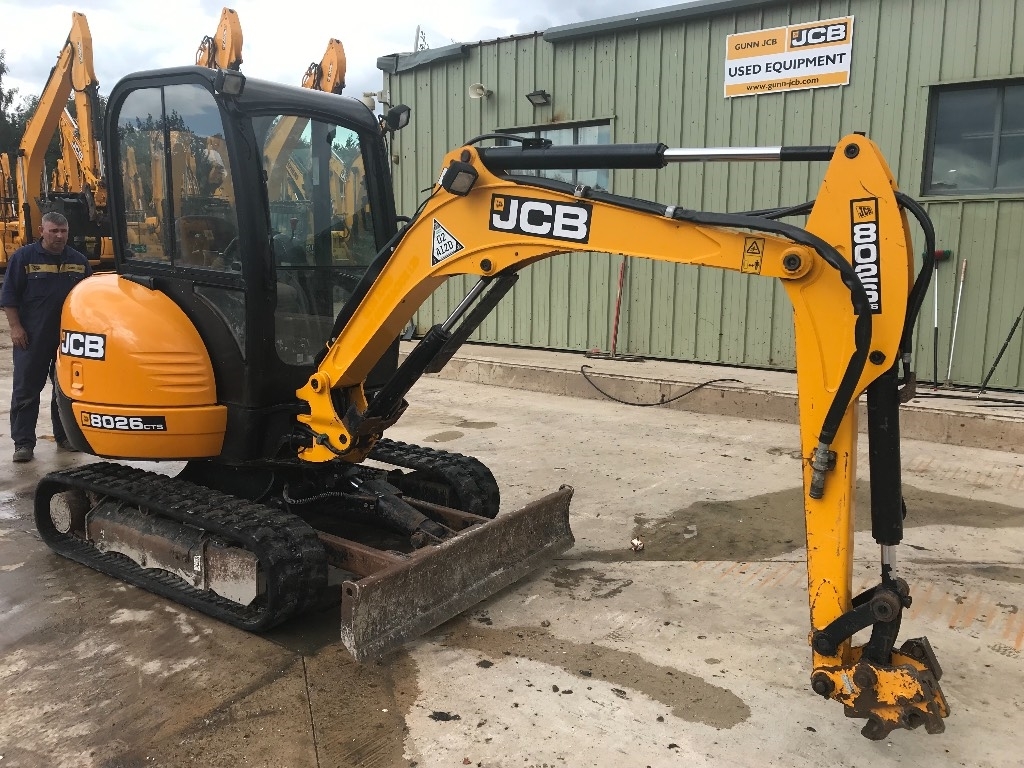 JCB 8026cts