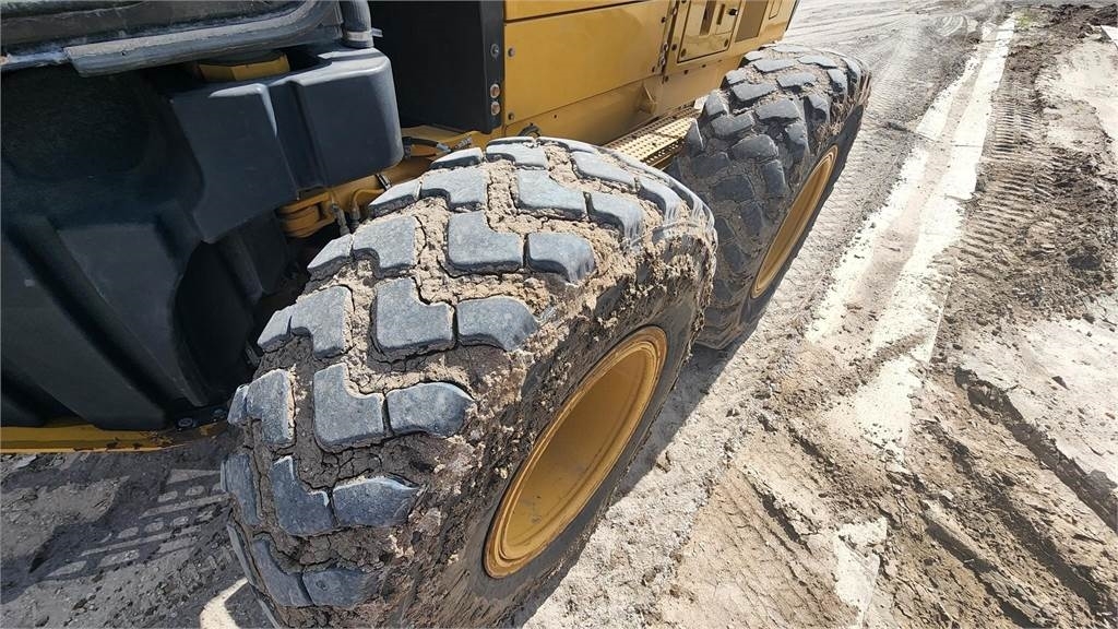 CAT 120M2 AWD VHP PLUS