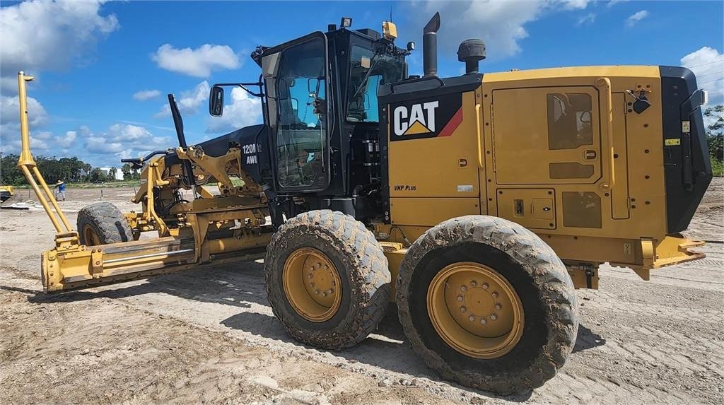 CAT 120M2 AWD VHP PLUS