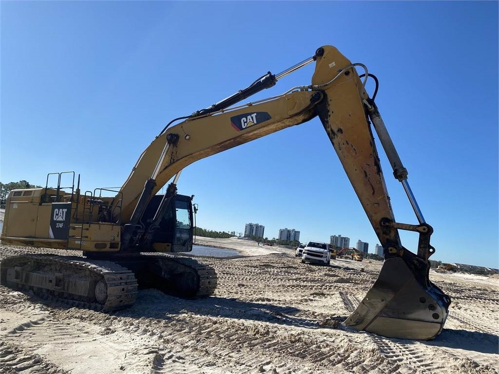 CAT 374FL