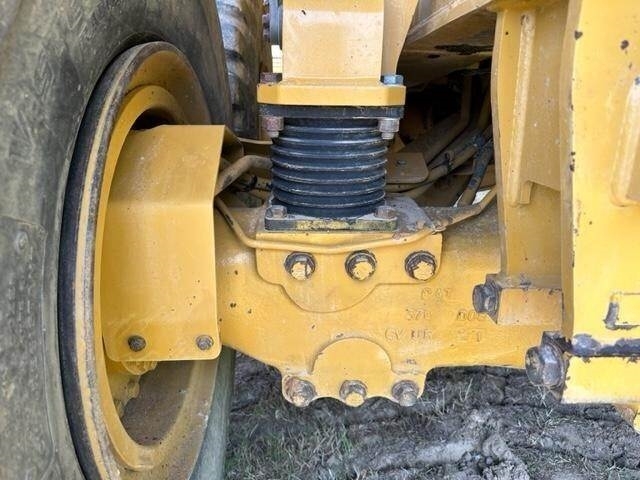 CAT 745