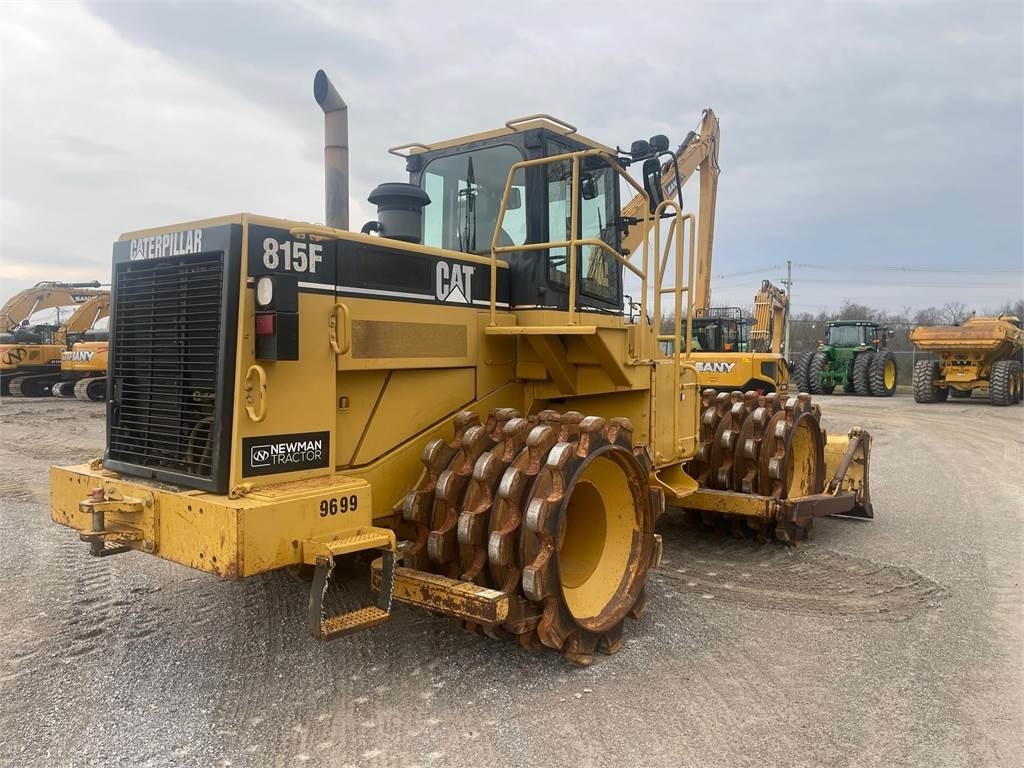 CAT 815F