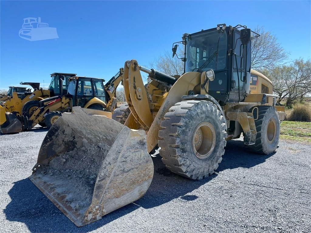 CAT 930M