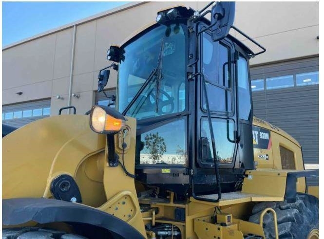 CAT 930M