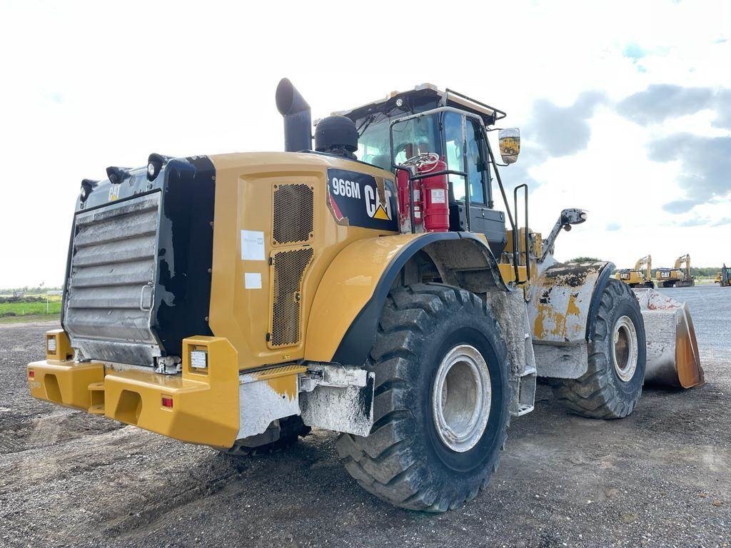 CAT 966M