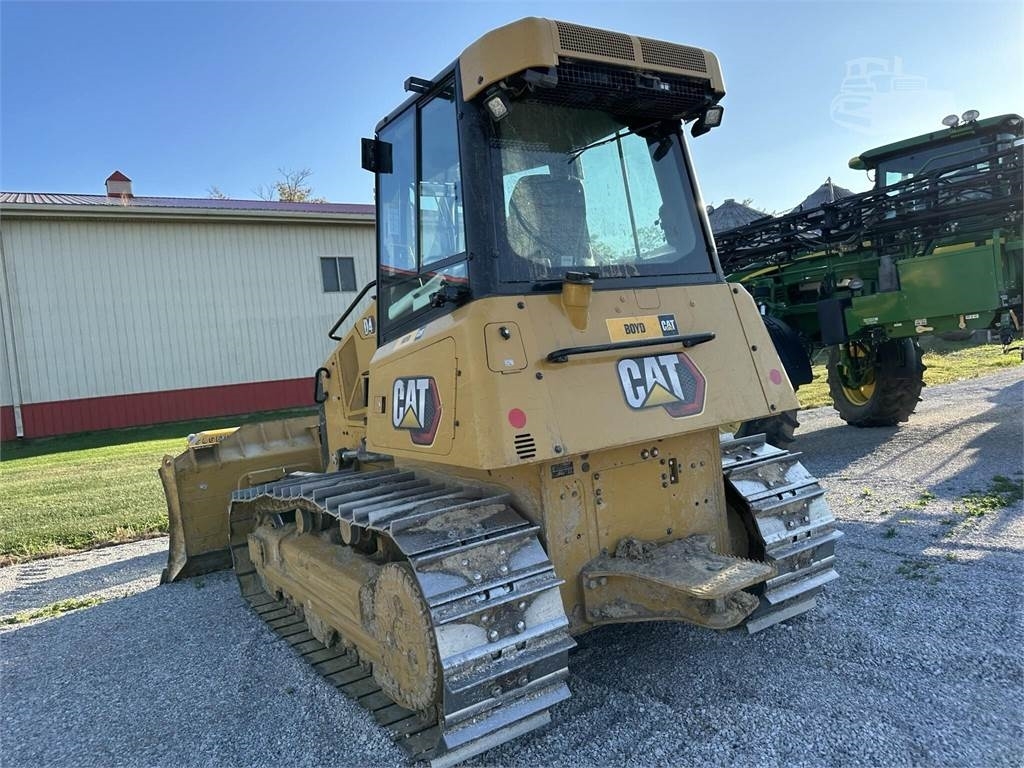 CAT D4