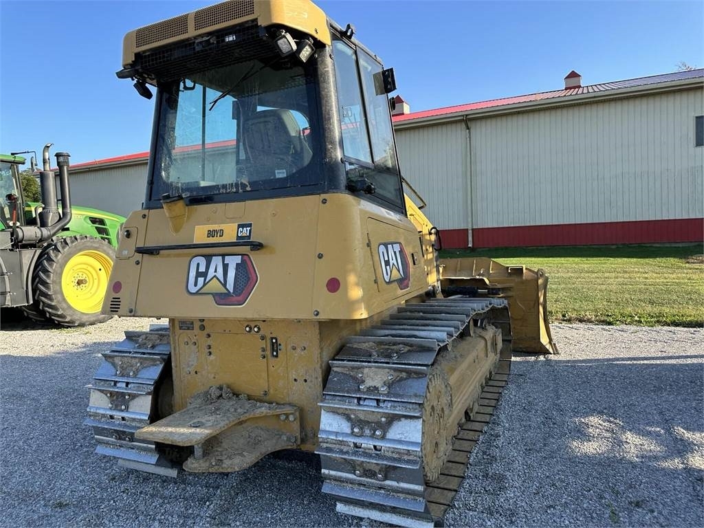 CAT D4