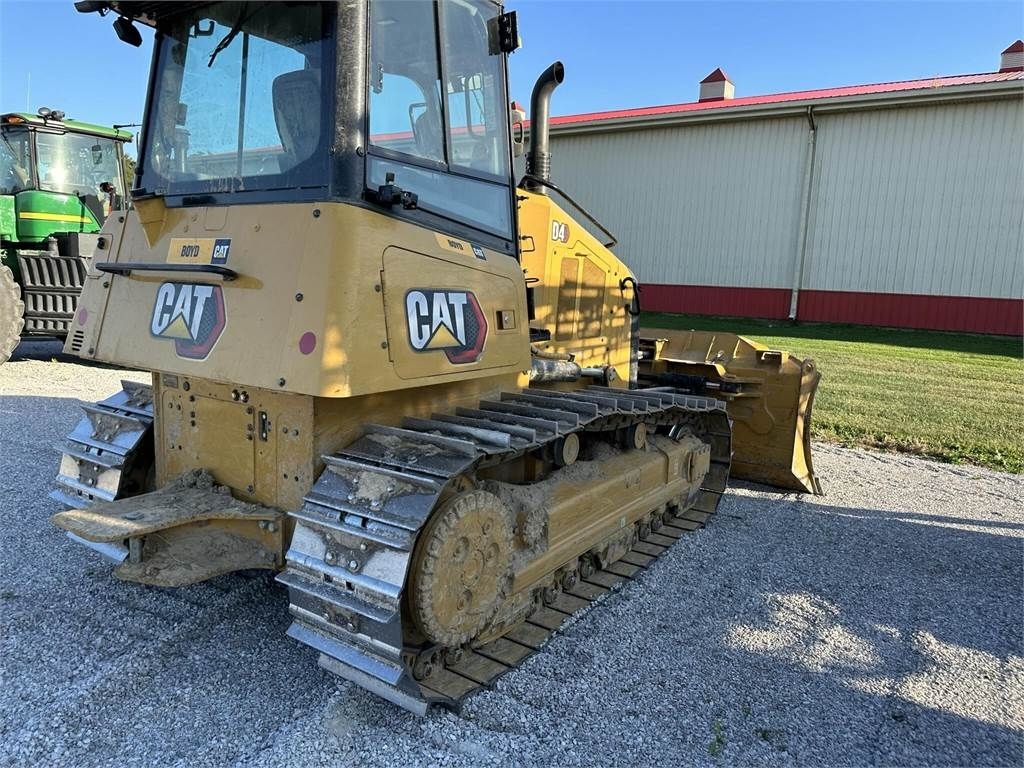 CAT D4