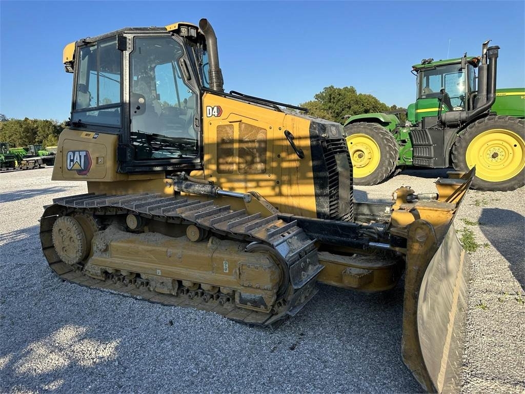 CAT D4