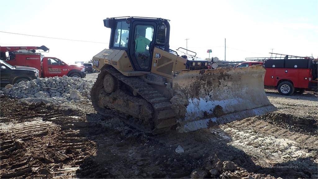 CAT D5