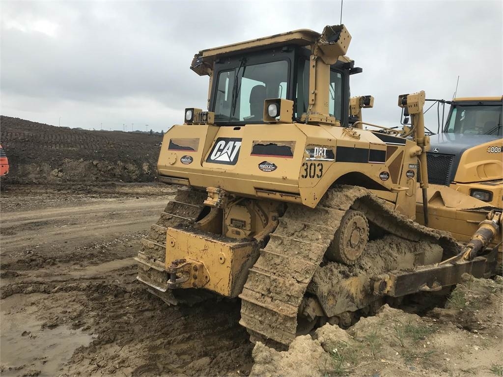 CAT D8T