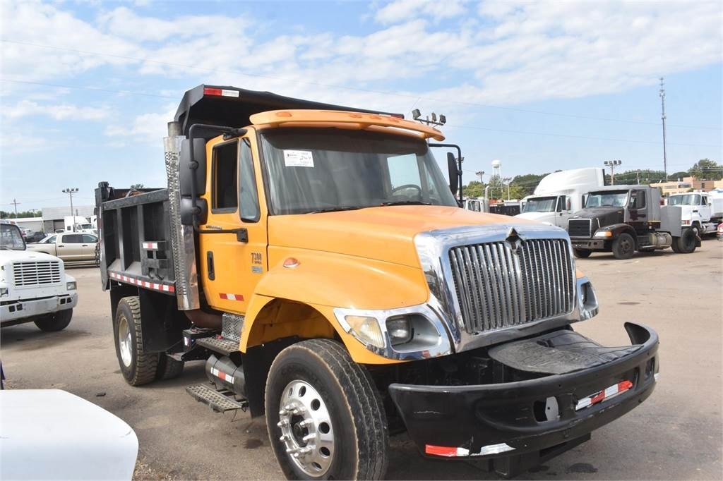 International WORKSTAR 7300