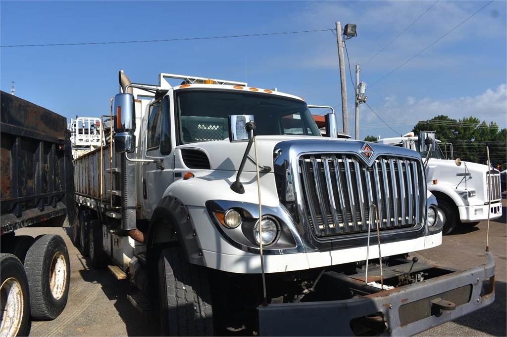 International WORKSTAR 7600