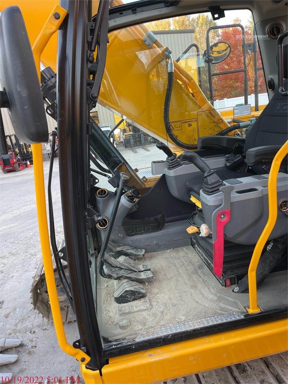 JCB 220X
