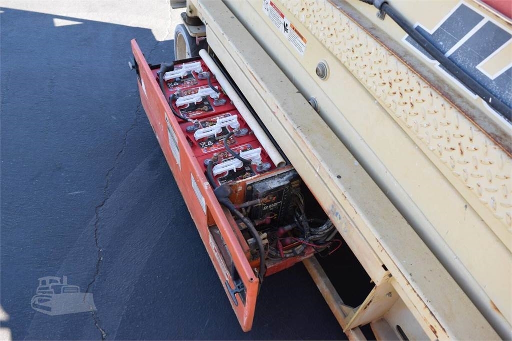 JLG 2033E