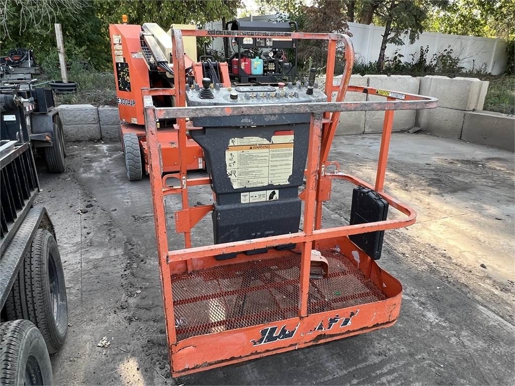 JLG E300AJP