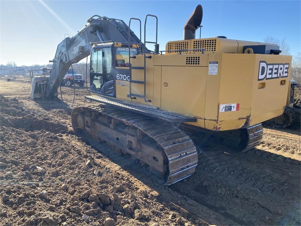 John Deere 670G LC
