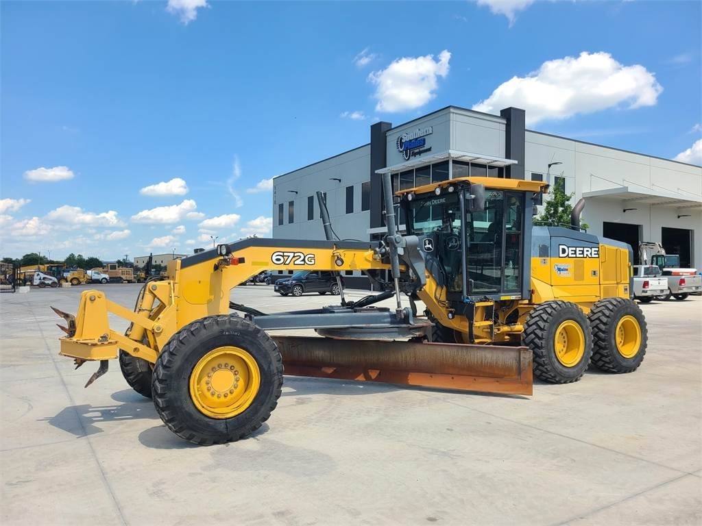 John Deere 672G