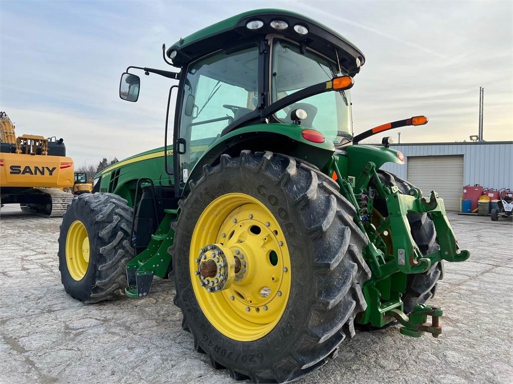 John Deere 8270R