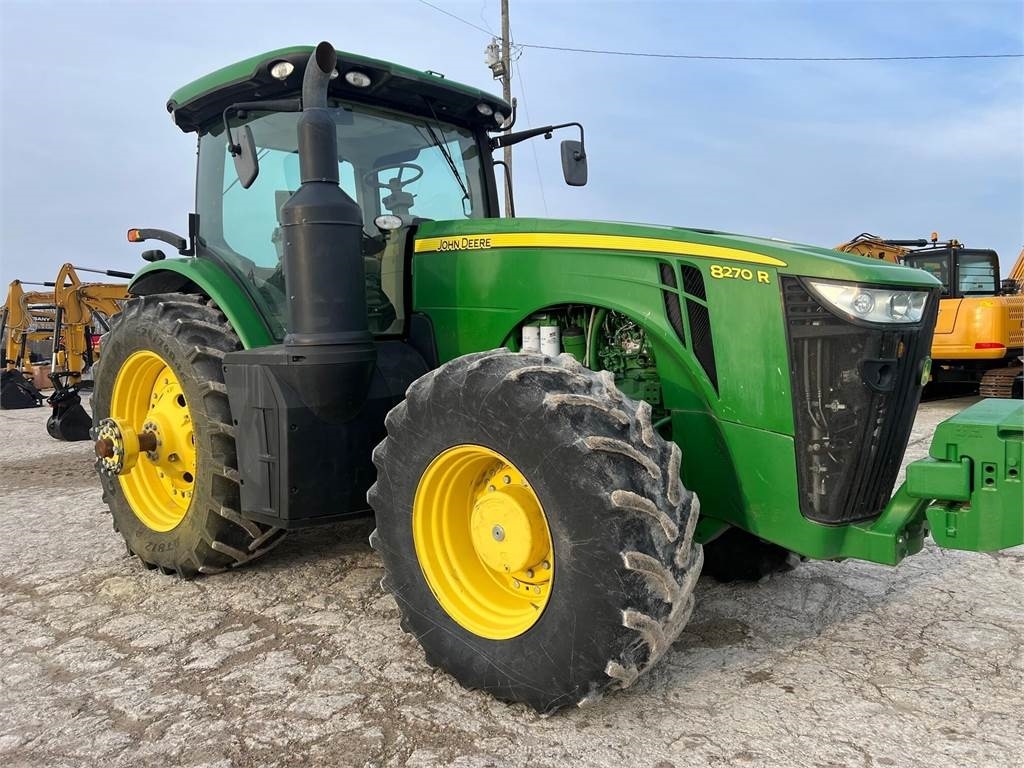 John Deere 8270R