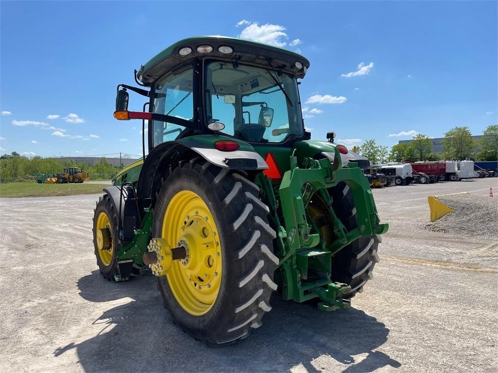 John Deere 8320R