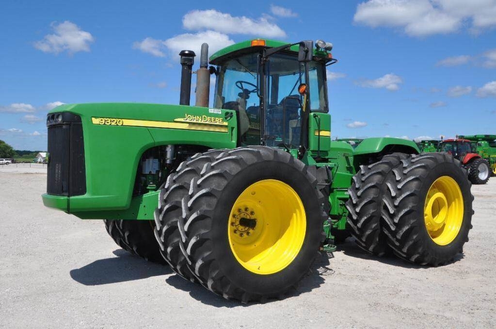 John Deere 9320
