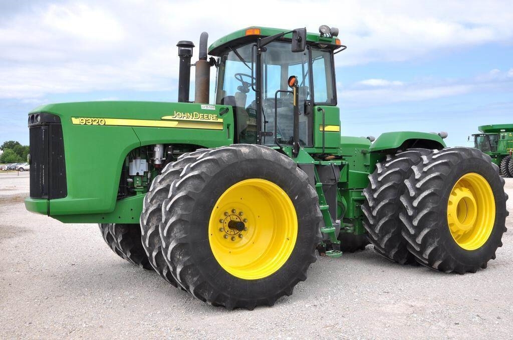 John Deere 9320