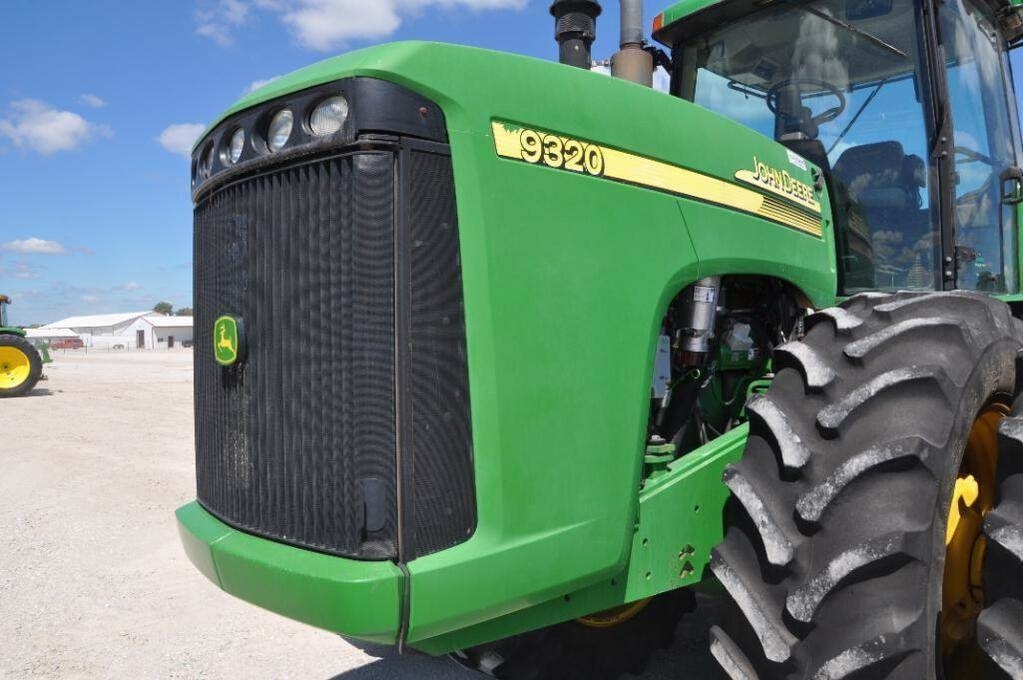 John Deere 9320