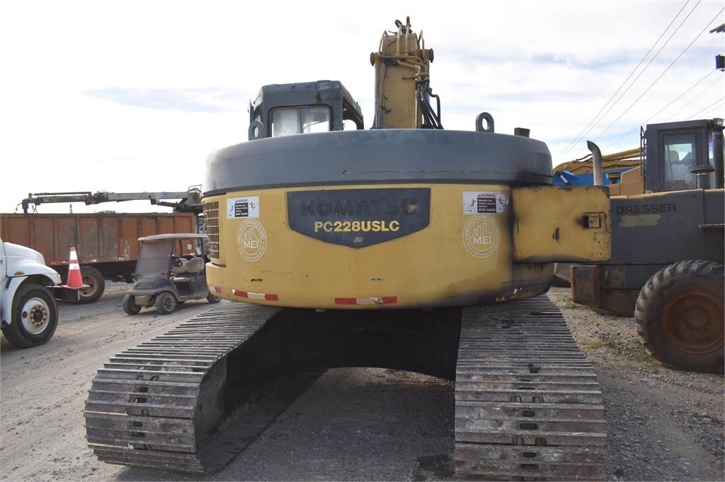 Komatsu PC228US LC-3