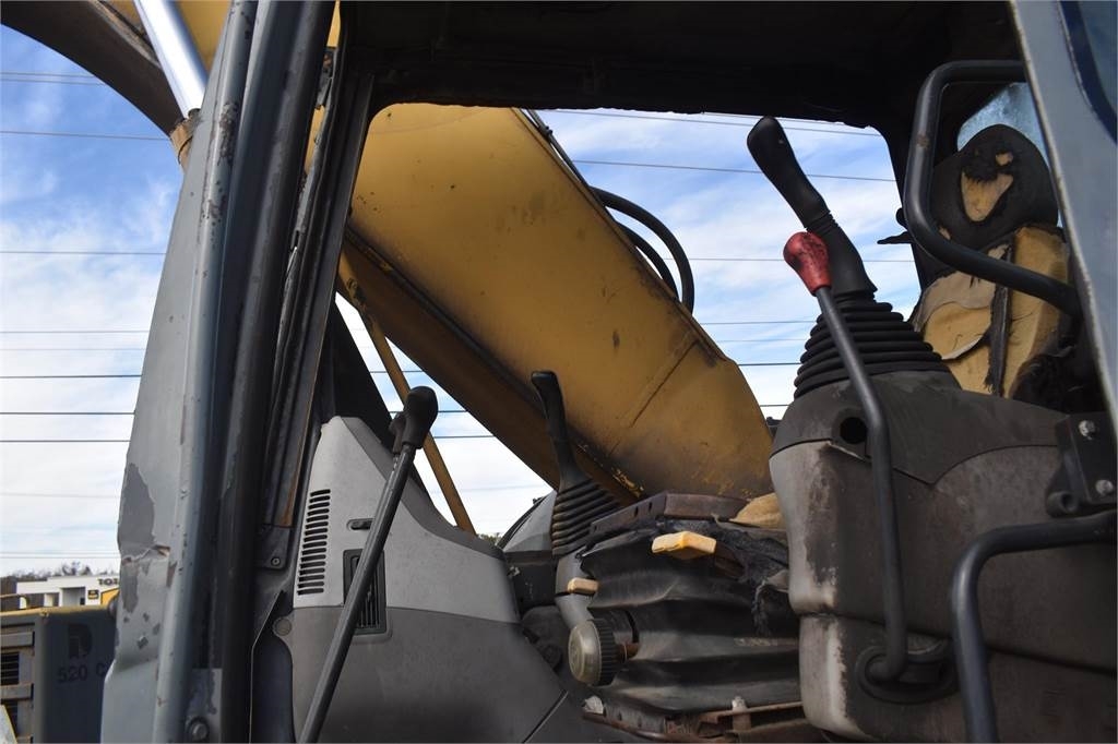 Komatsu PC228US LC-3