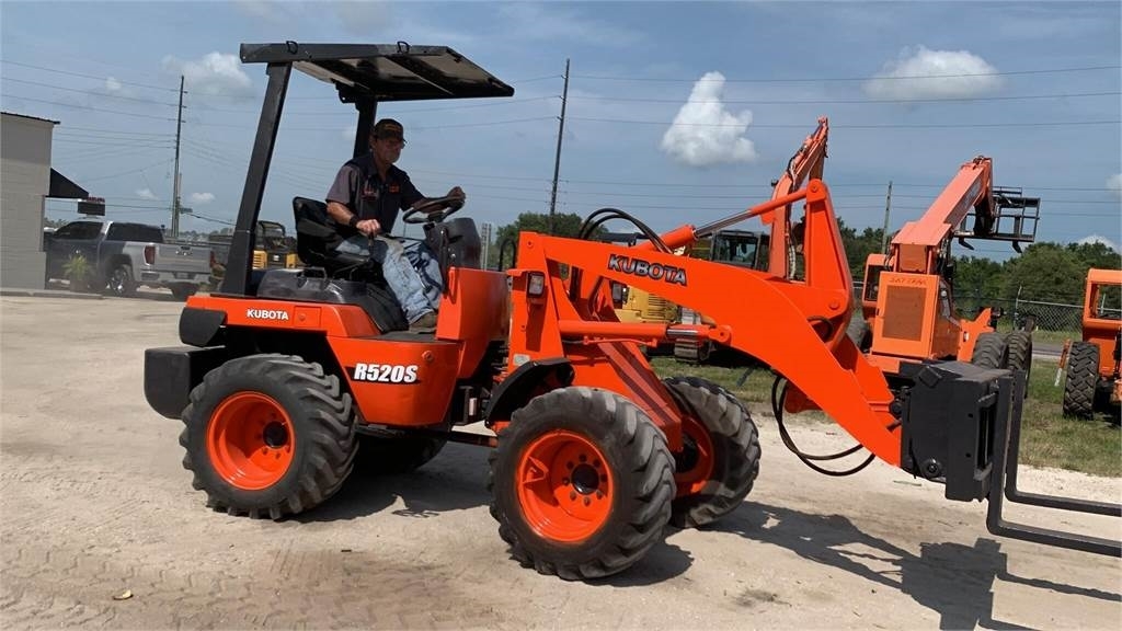 Kubota R520