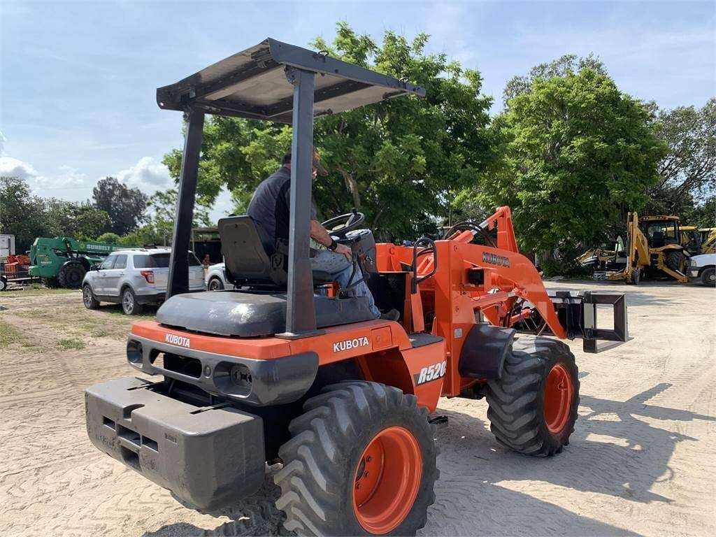 Kubota R520